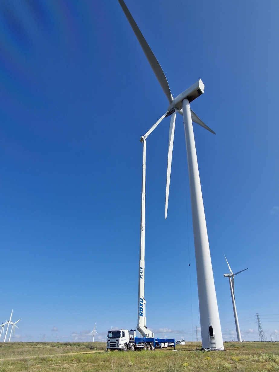 Long outreach and high stability when used on wind turbines with the ...
