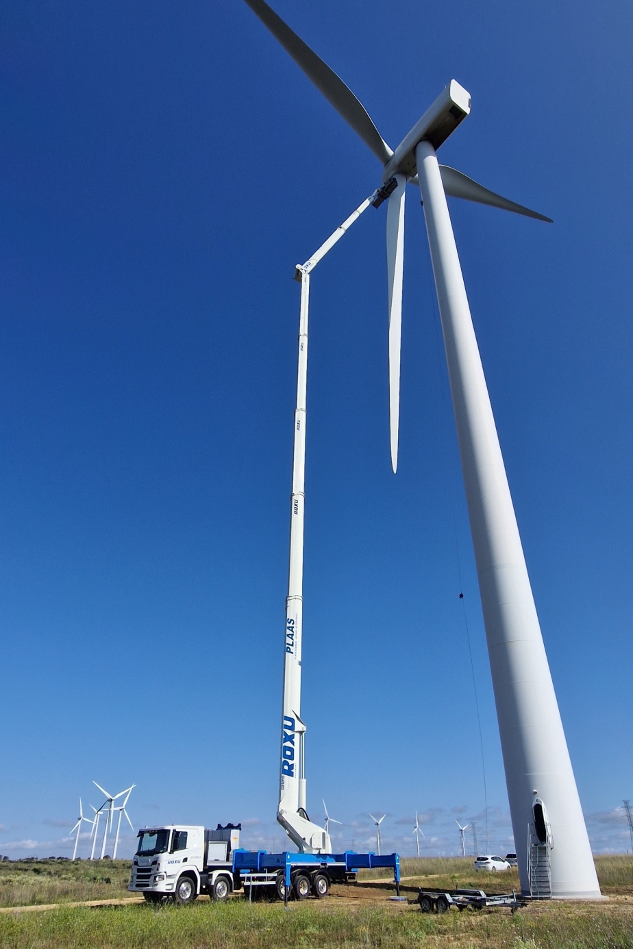 Long outreach and high stability when used on wind turbines with the ...